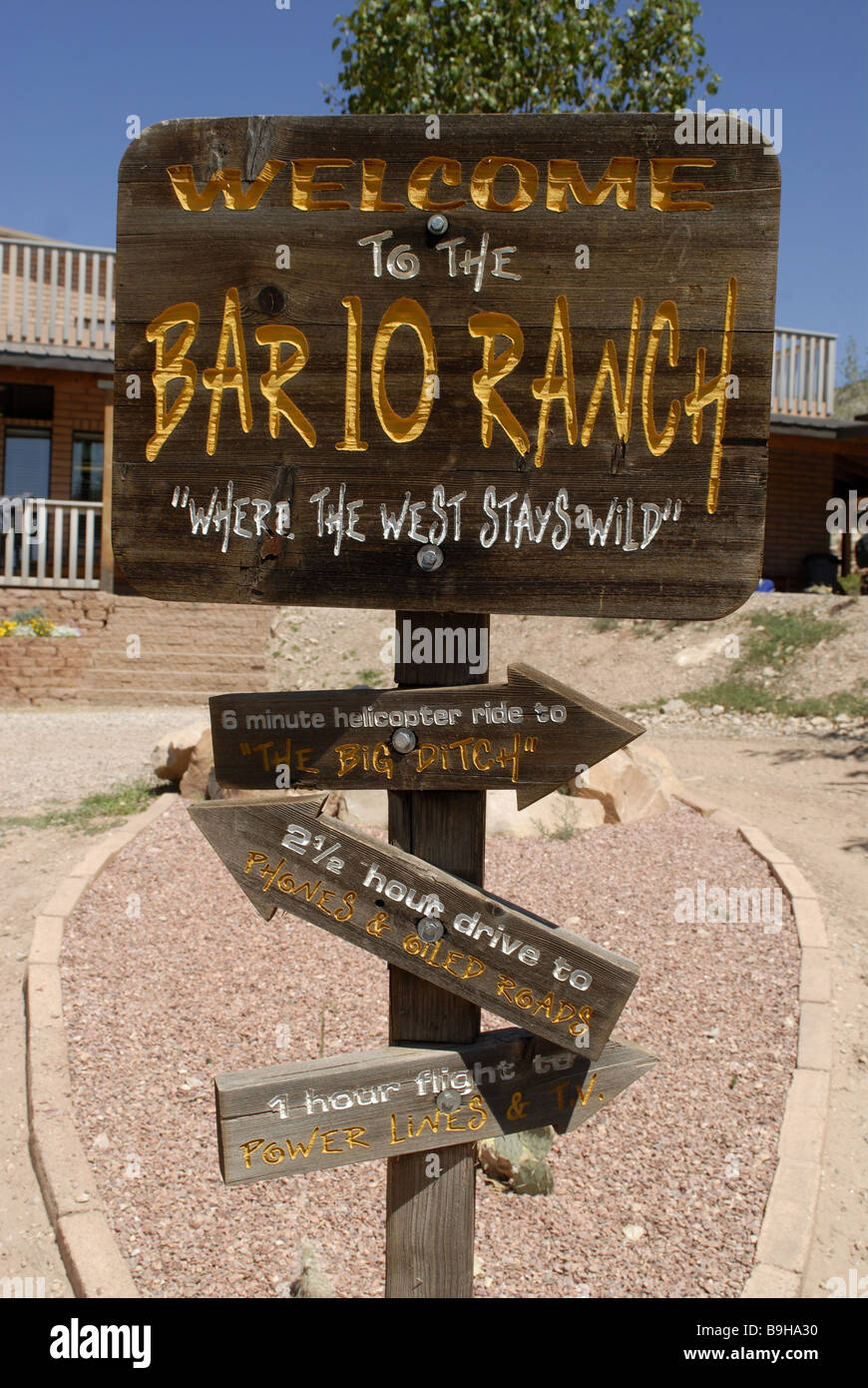 USA Arizona graind Canyon ranch welcome-sign direction sign North ...