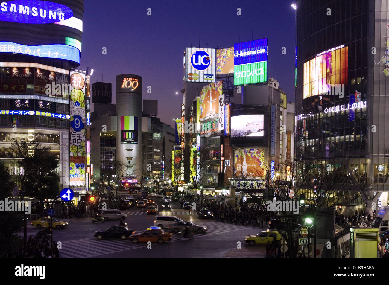 Japan Tokyo Shibuya business-buildings neon signs streets scenery ...
