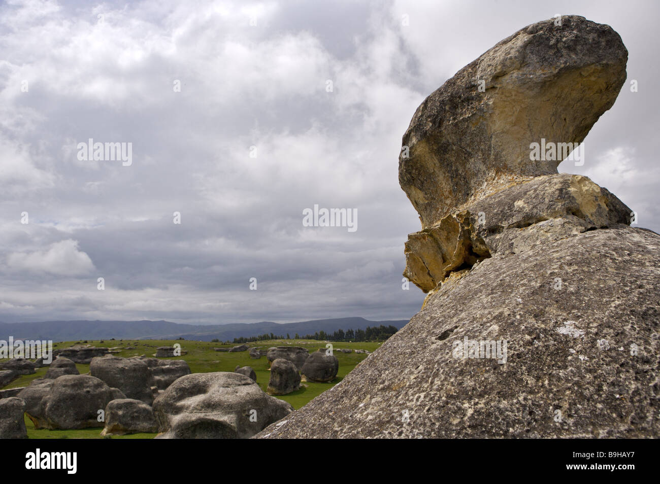 New Zealand South-island North Otago Waitaki Valley Elephant Rocks ...