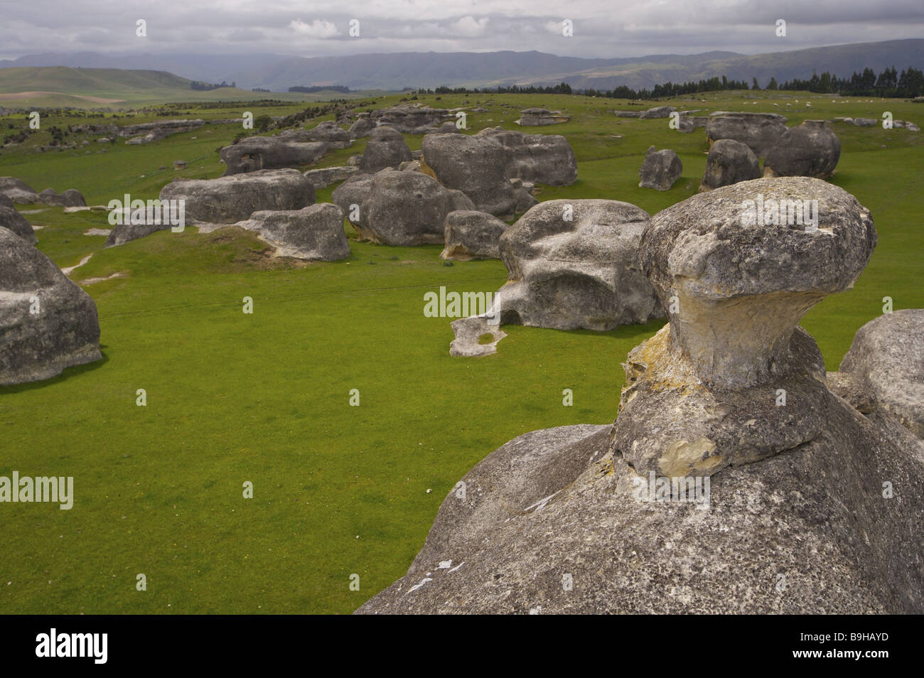 New Zealand South-island North Otago Waitaki Valley Elephant Rocks ...