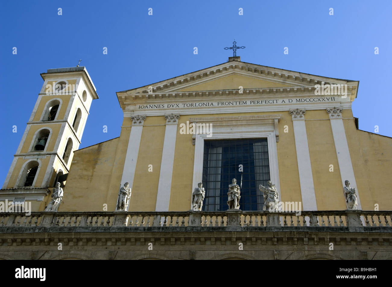 Church of twelve apostles rome hi-res stock photography and images - Alamy