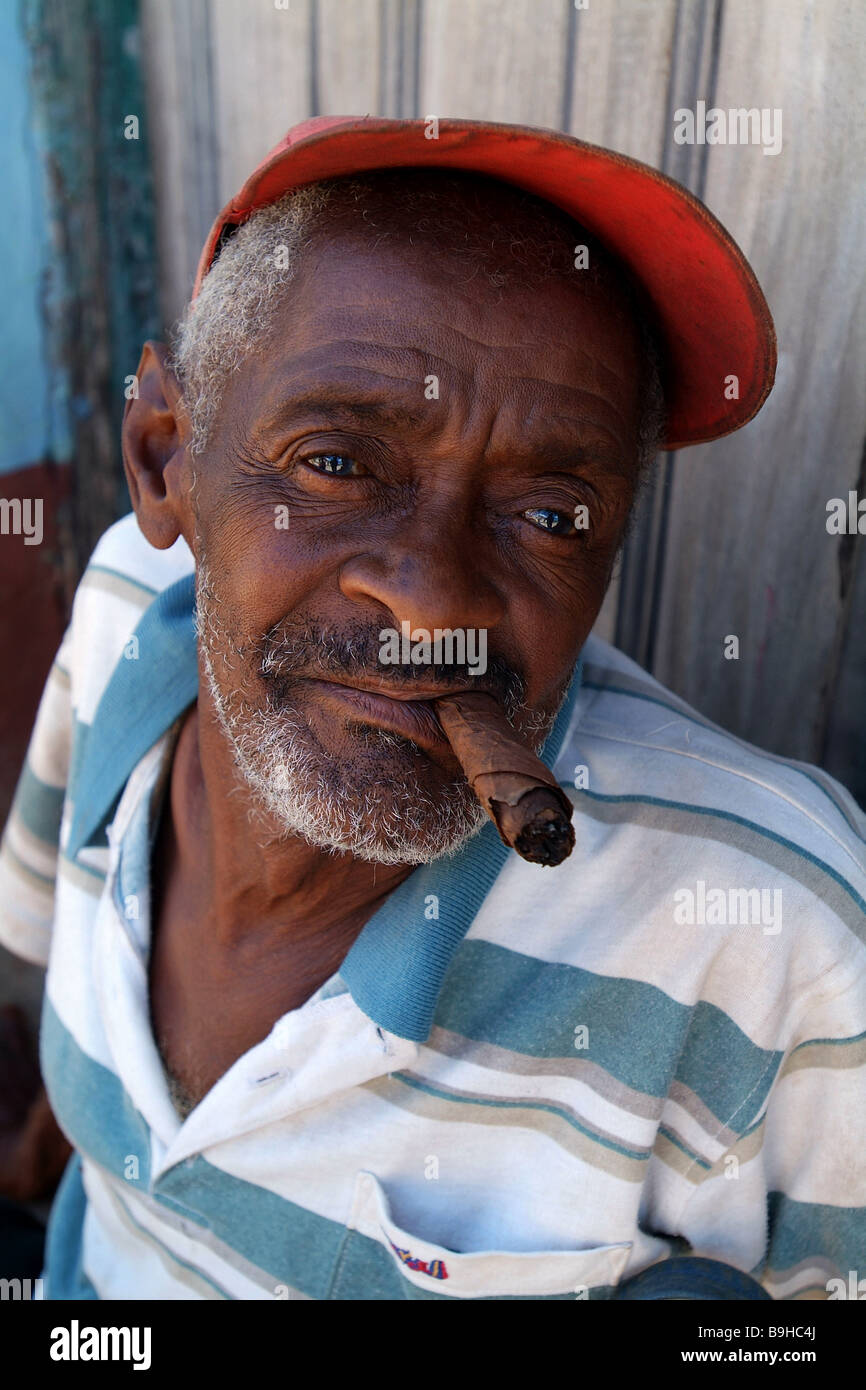Cuban Man Old Cuban Man Cigar Smoker Cigar Stock Photos & Cuban Man Old ...