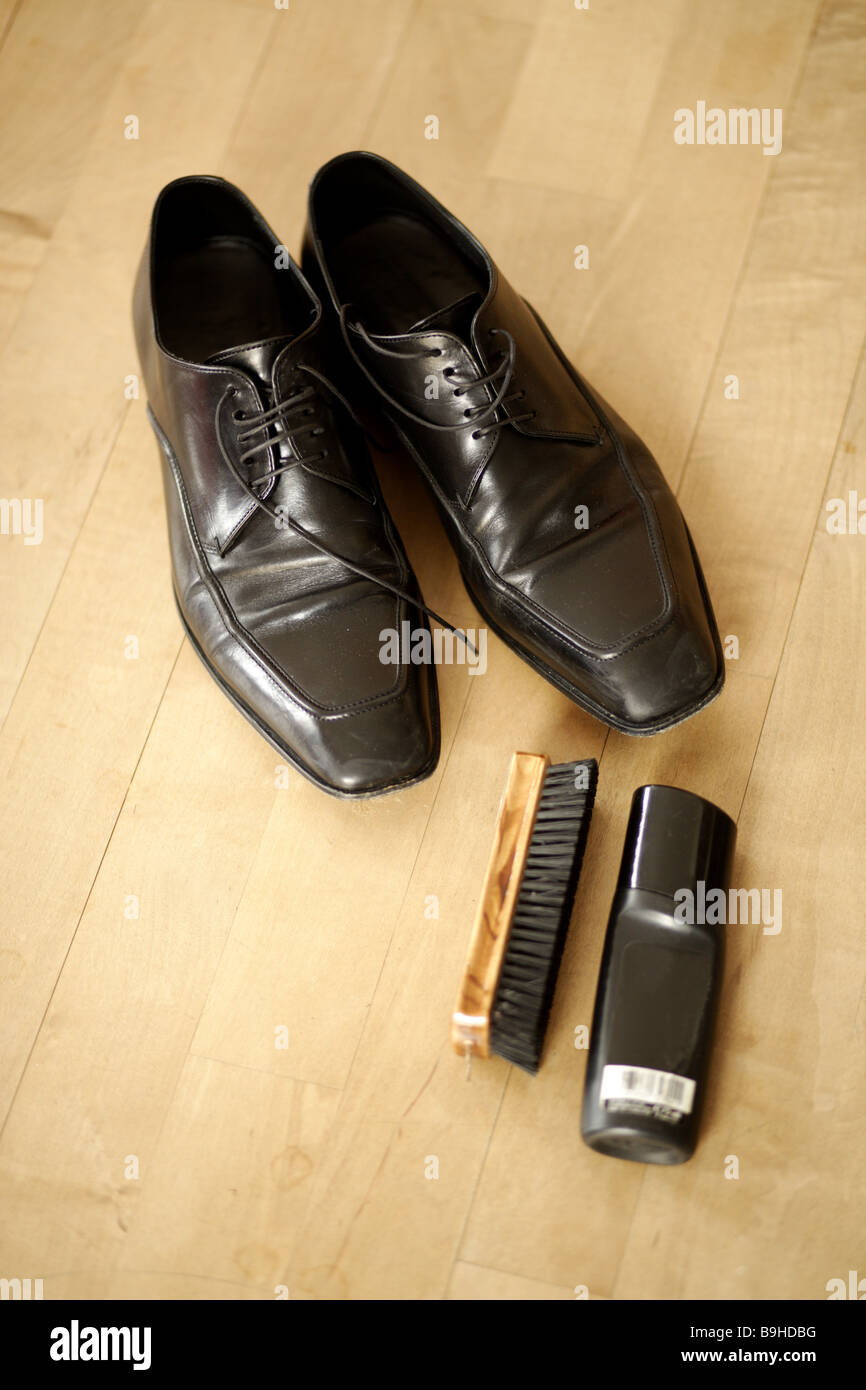 Shoe cream hi-res stock photography and images - Alamy