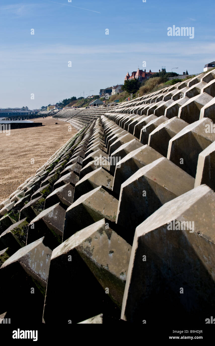 Concrete sea wall defences hi-res stock photography and images - Alamy