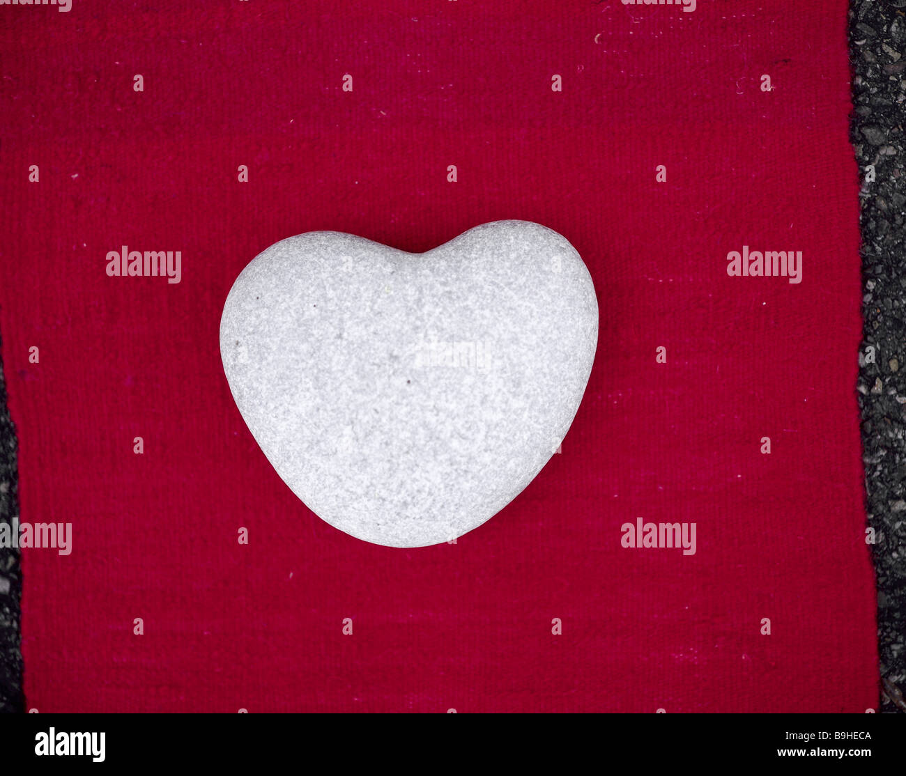 Stone heart-form underground carpet red rectangle center middle center ...