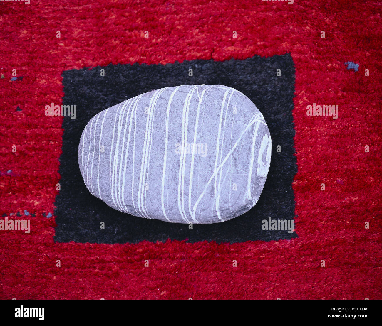 Rectangle stone pattern lines carpet red center middle rectangularly ...