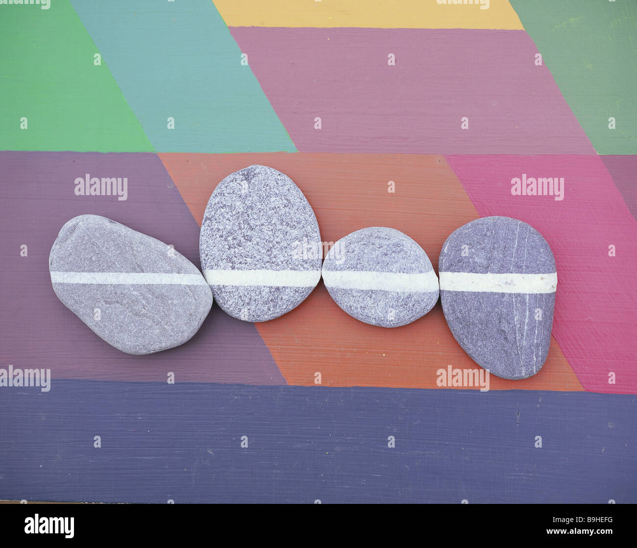 Wood-surface colorfully stones pattern line pebbles shingle river ...