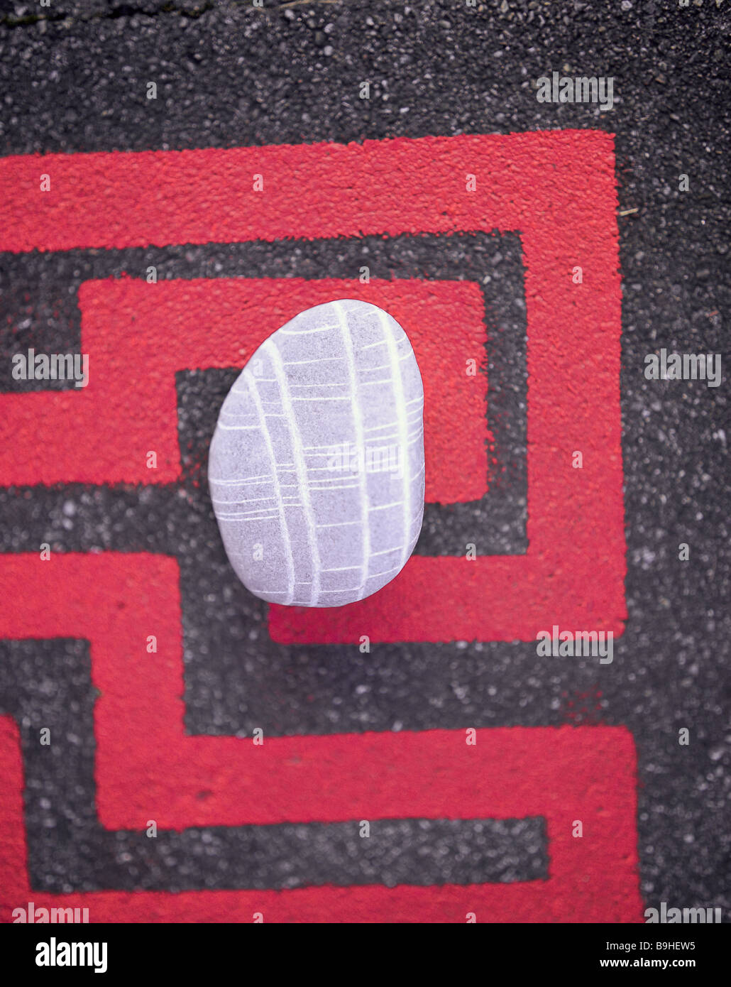 Stone asphalt pattern lines tar tar-surface meanders aufgemalt red ...