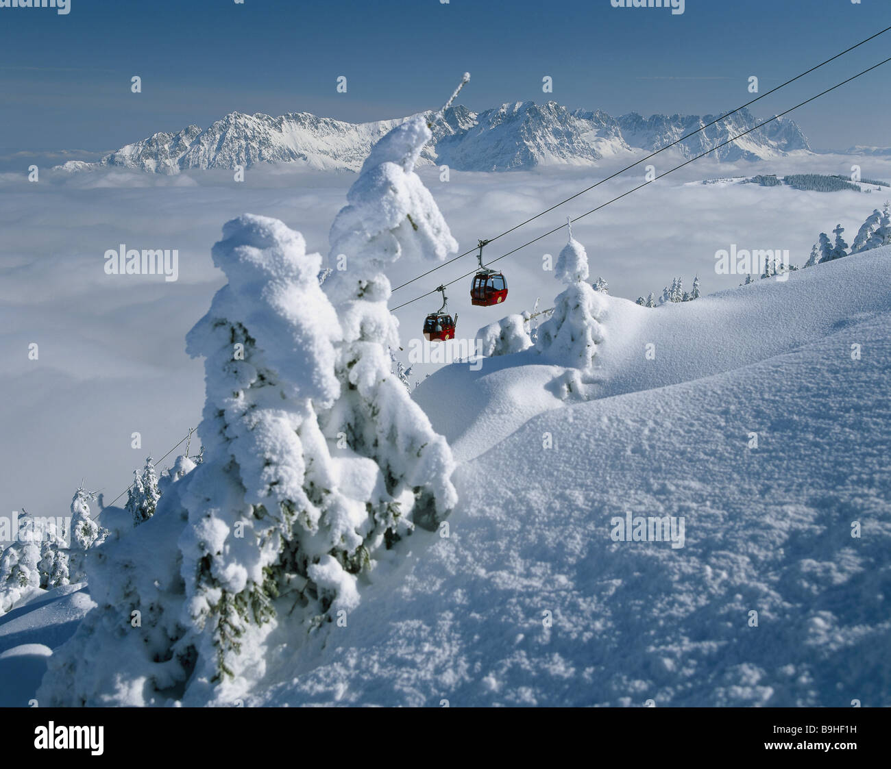 Hohe salve skiing area with kaisergebirge mountains hi-res stock ...