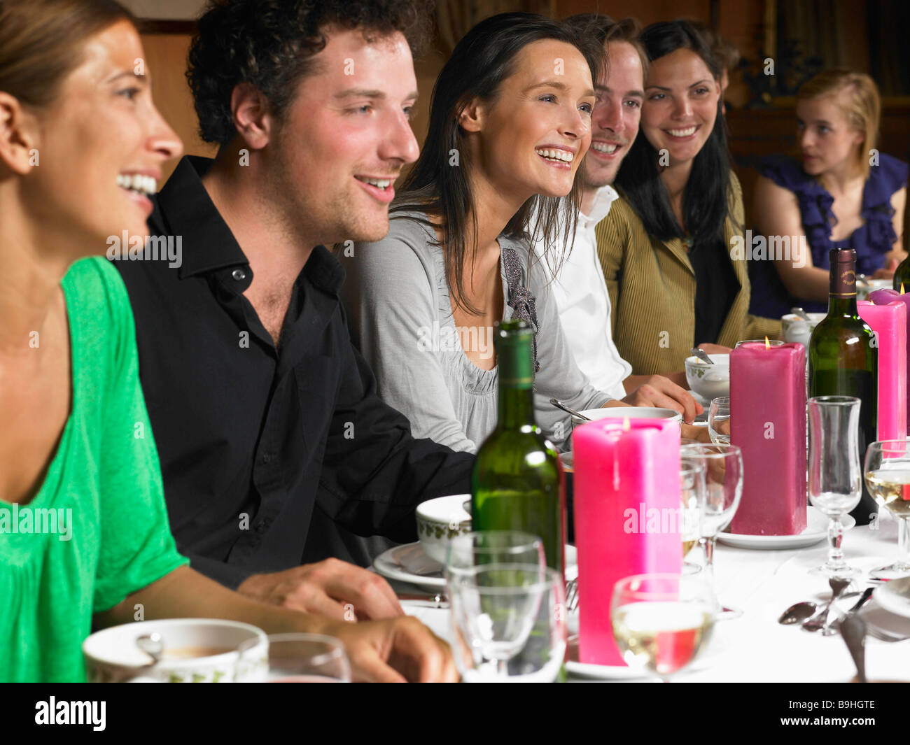 Group of people talking at party hi-res stock photography and images ...