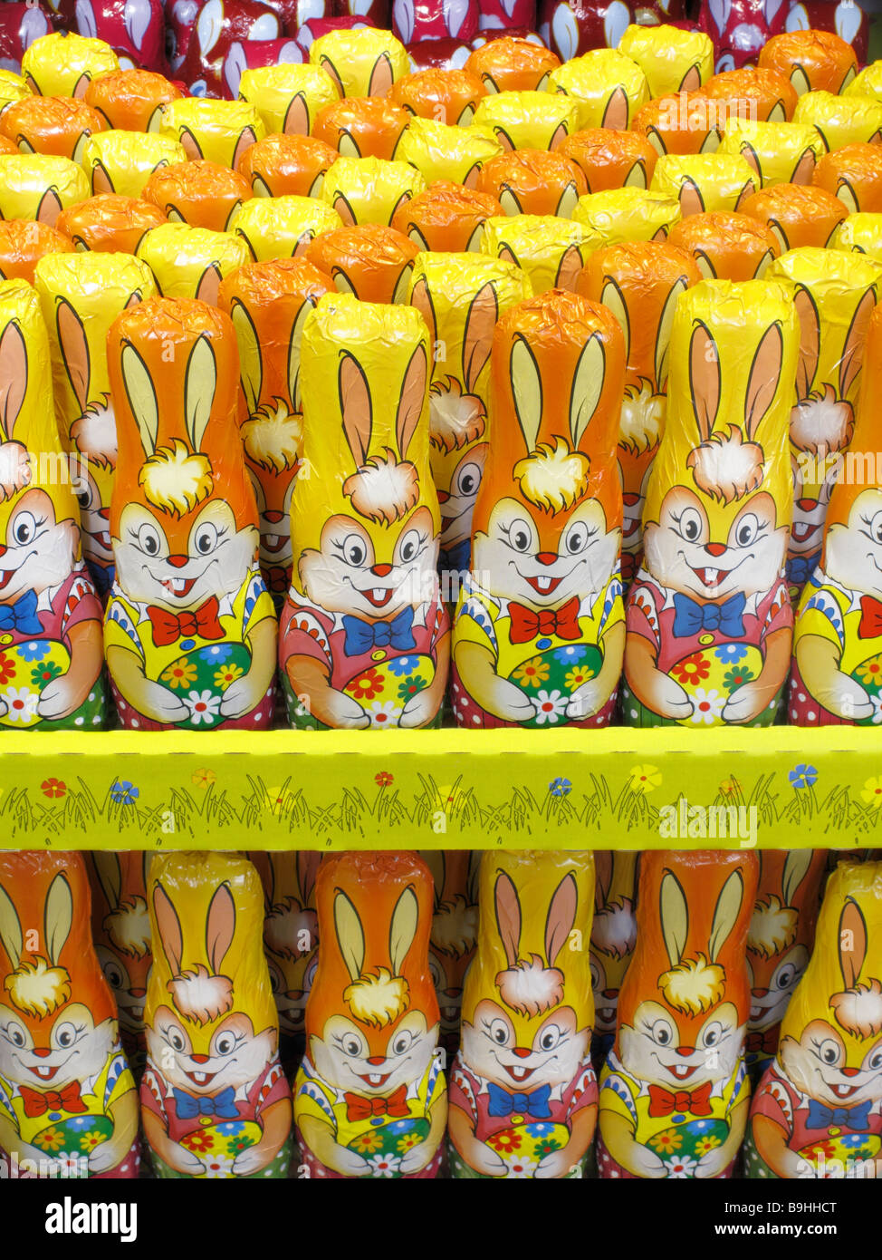 Gold chocolate rabbits hi-res stock photography and images - Alamy