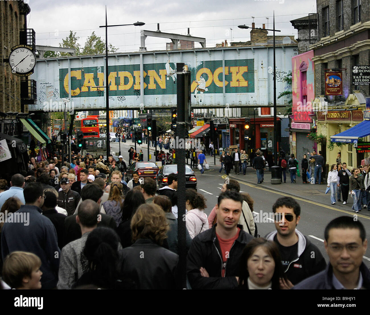 camden lock street scene Stock Photo - Alamy
