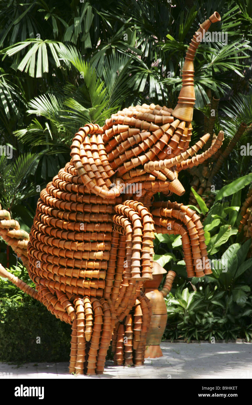 Thailand Nong Nooch Village Tropical guards sculpture elephant ...