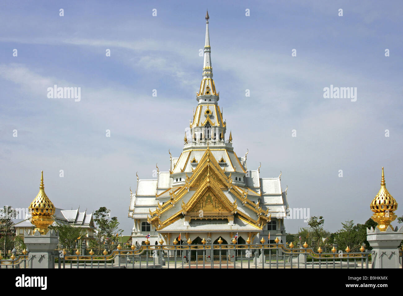 Thailand Chachoengsao wat sothorn Stock Photo - Alamy
