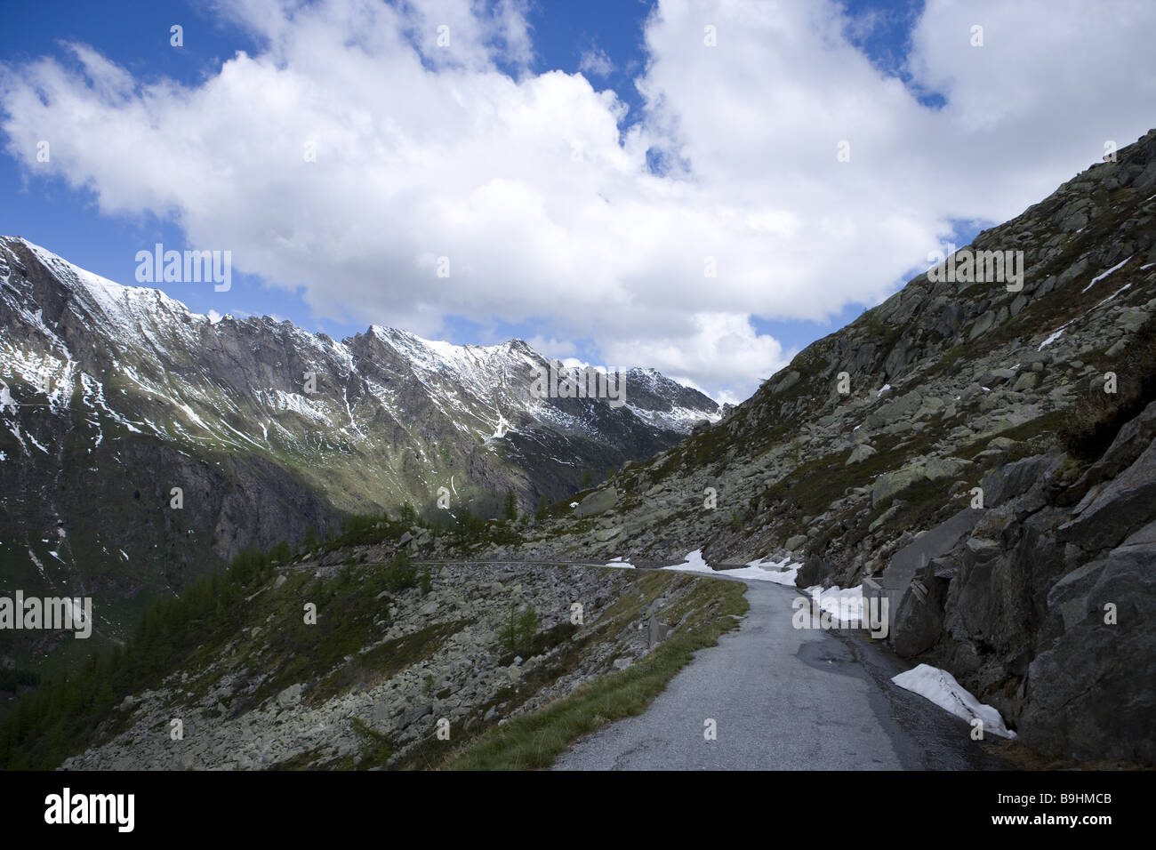 Switzerland tessin valle maggia val hi-res stock photography and images ...