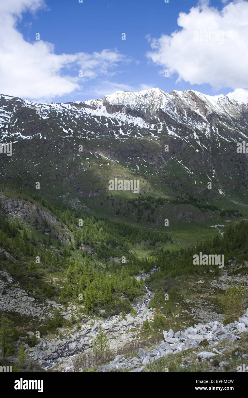 Switzerland tessin valle maggia val hi-res stock photography and images ...