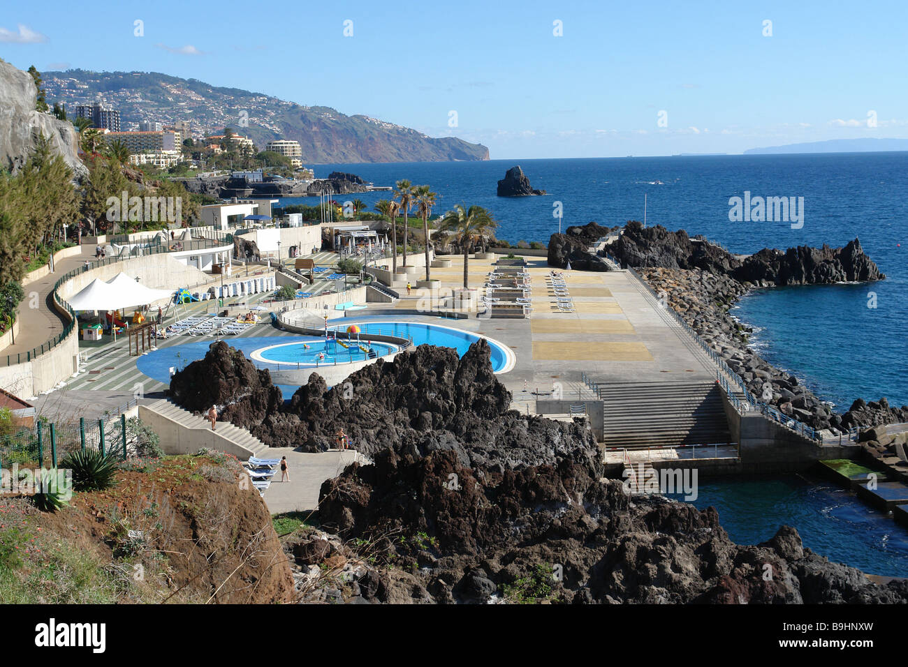 Swimming pool sea funchal lido hi-res stock photography and images - Alamy