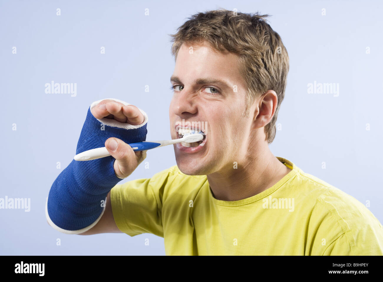 Plaster cast arm hi-res stock photography and images - Alamy