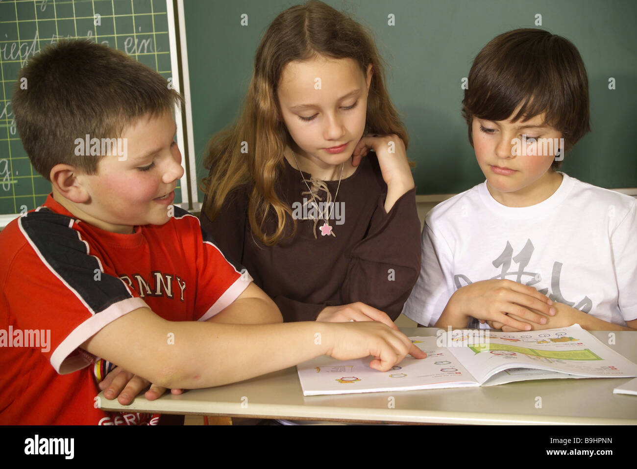 Classrooms students notebook looks at reading together series people ...