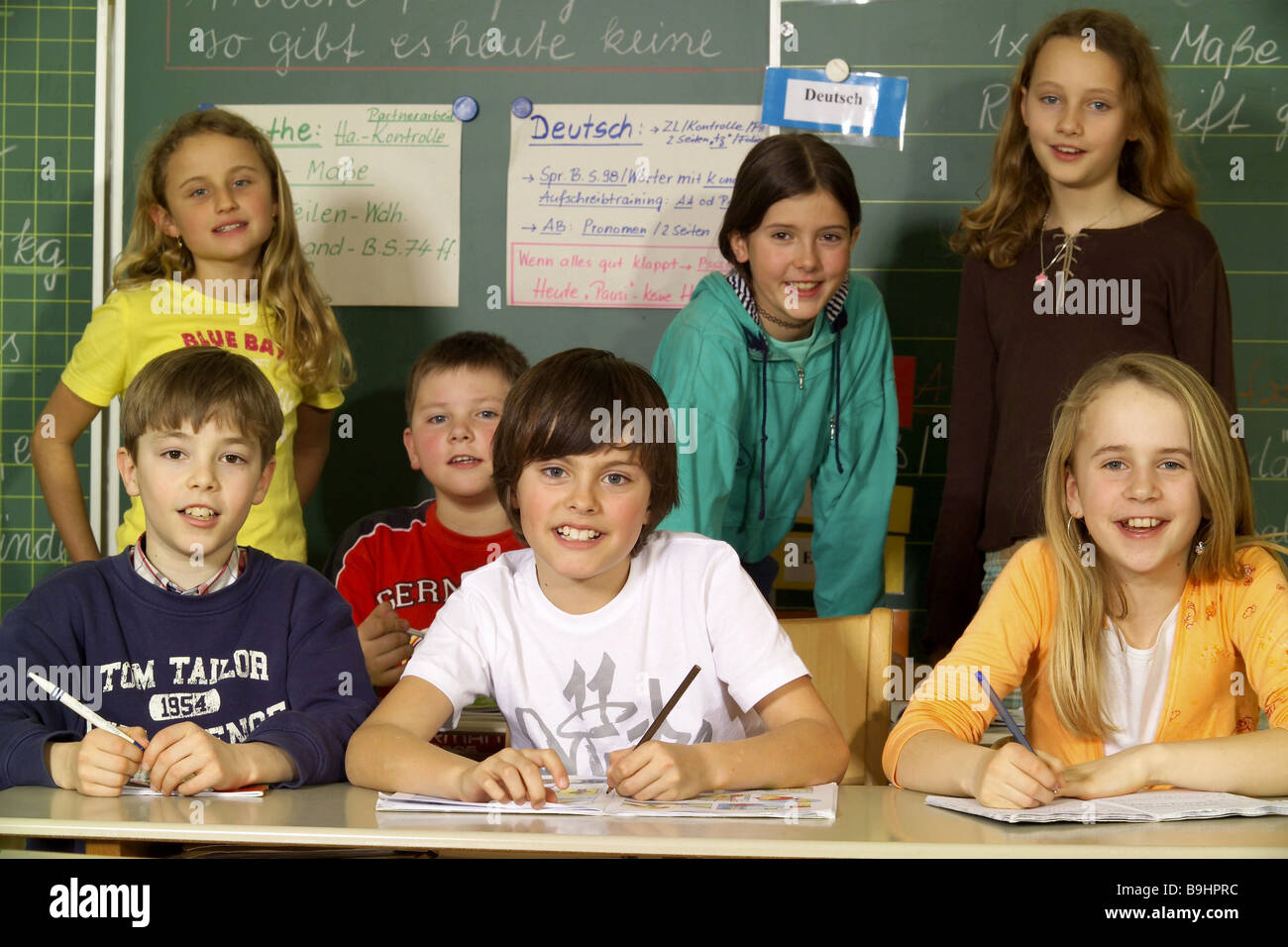 Classrooms students group-picture cheerfully series people school ...