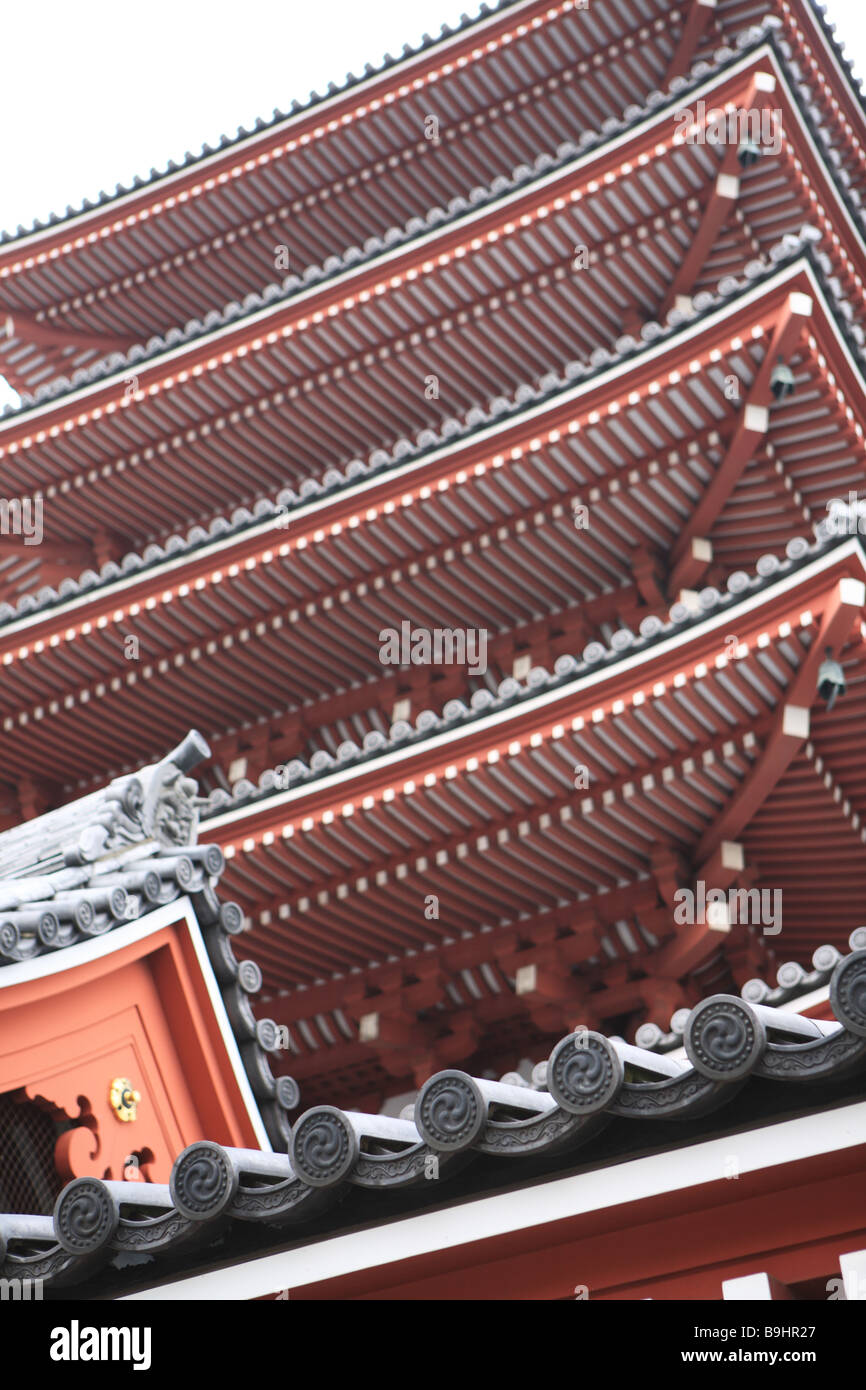 Traditional architecture of Sensoji Temple, Tokyo, Japan Stock Photo ...