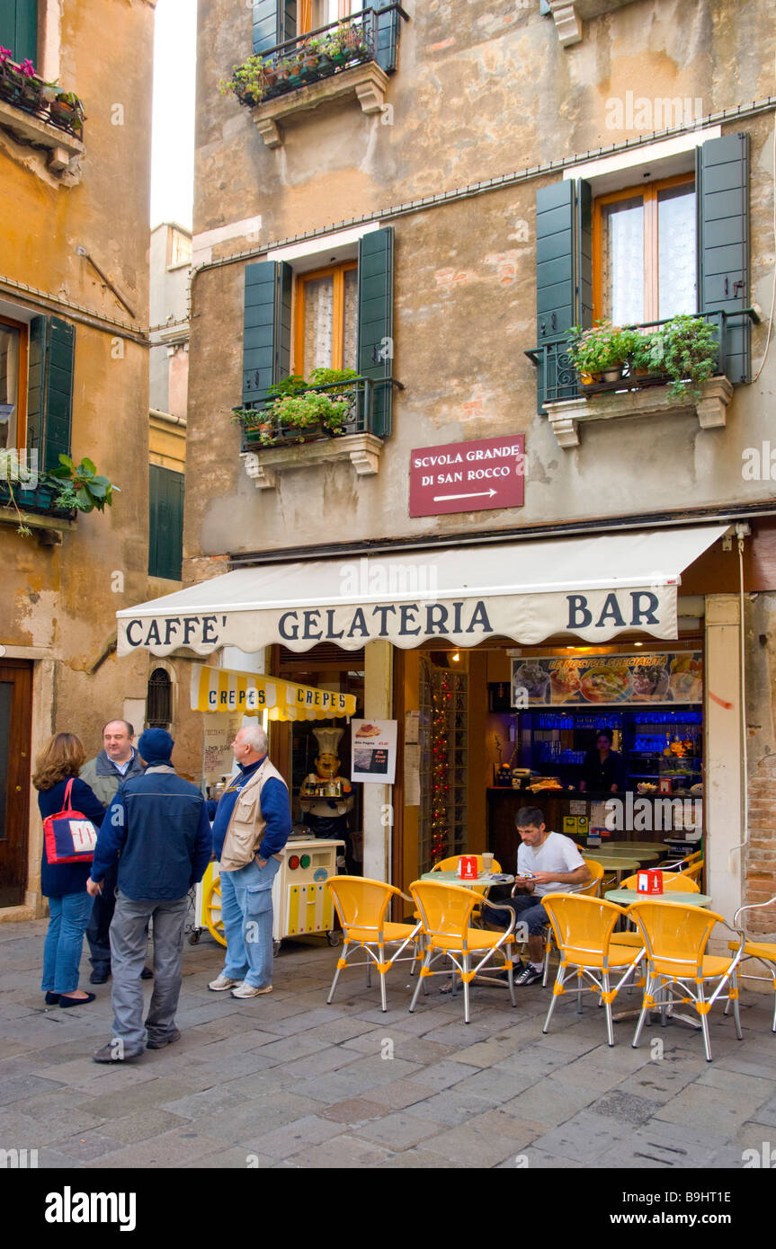 Italy venice street cafe hi-res stock photography and images - Alamy