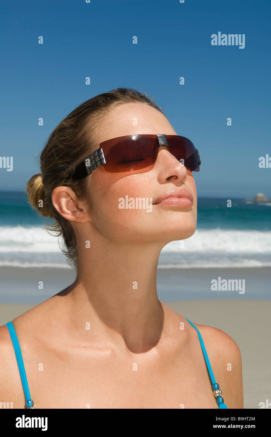 Beauty headshot hi-res stock photography and images - Alamy