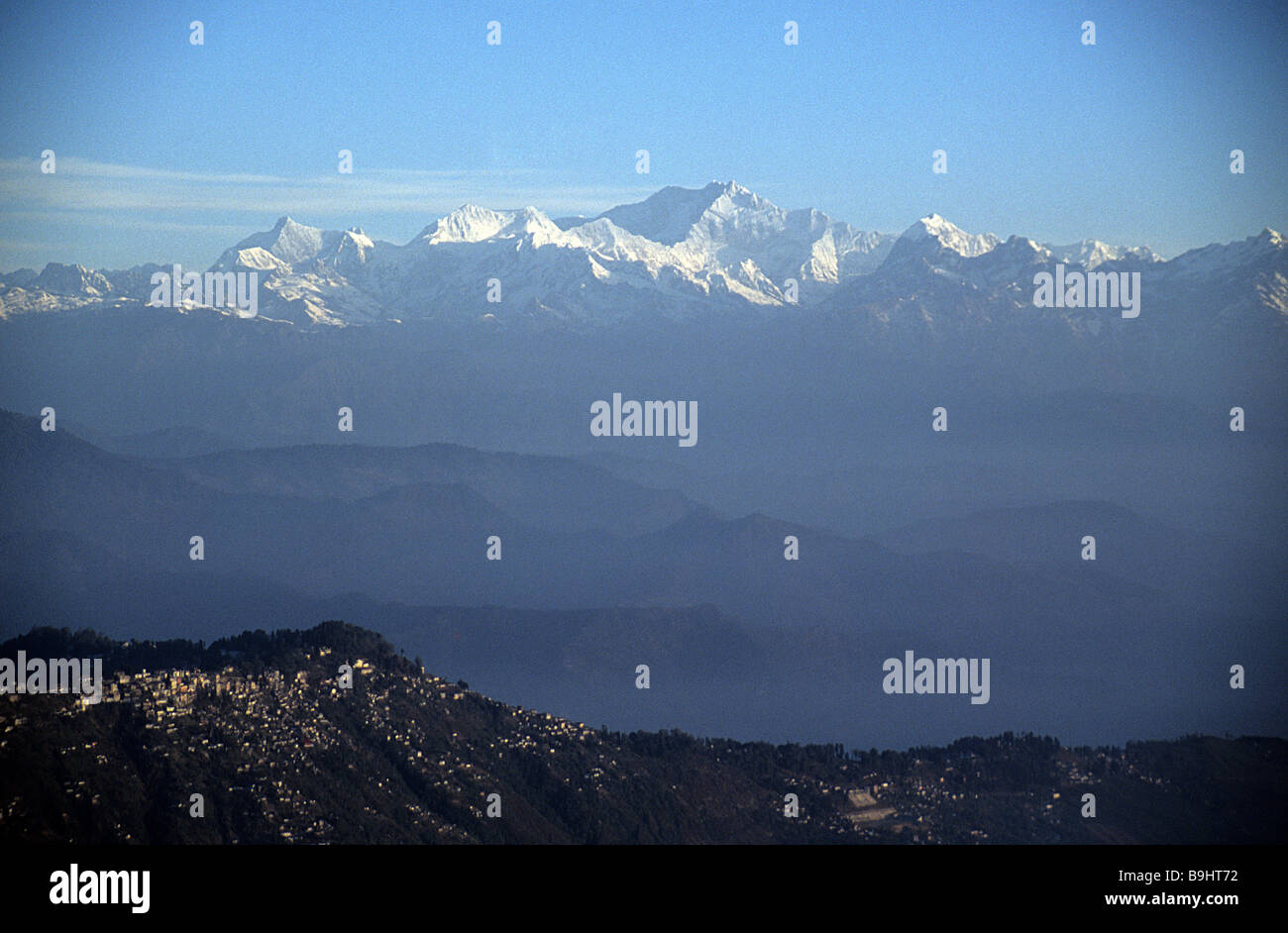Darjeeling, India. View of the Kanchenjunga range from Tiger Hill, at ...