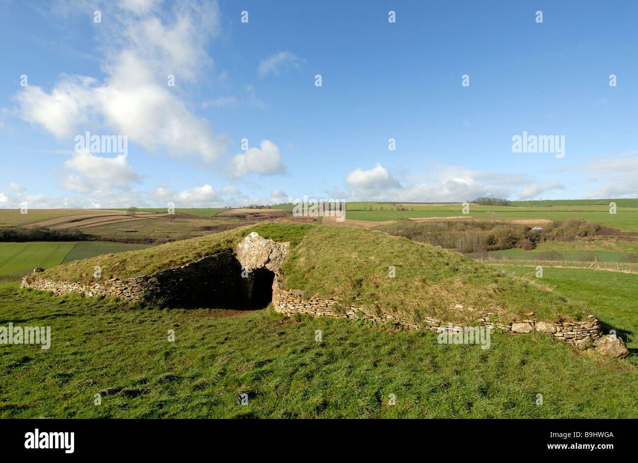 Stone age long barrow hi-res stock photography and images - Alamy