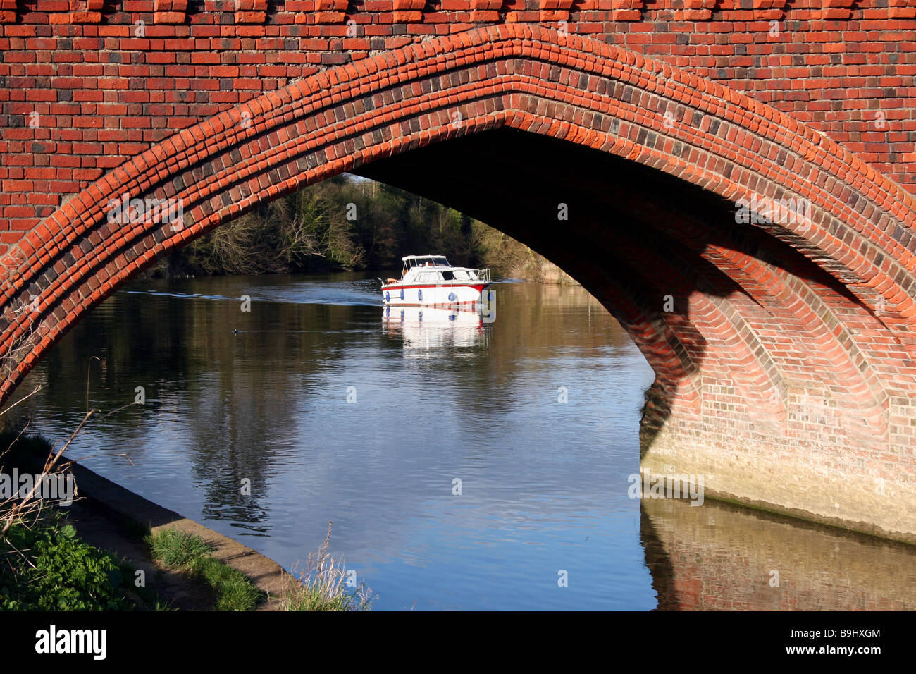 Clifton hampden bridge hi-res stock photography and images - Alamy