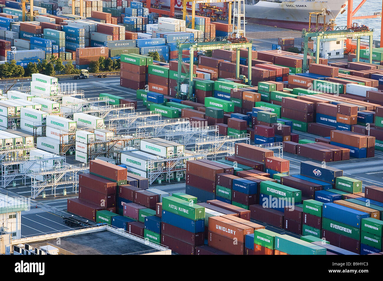 Japan shipping hi-res stock photography and images - Alamy