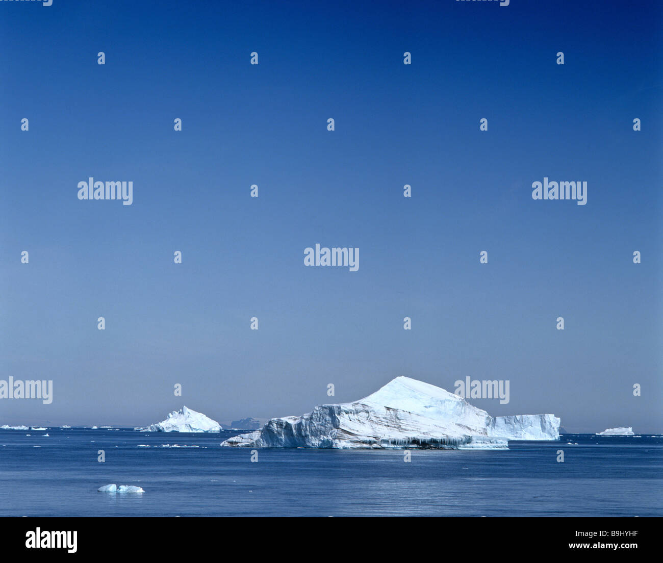 Ice floating sea hi-res stock photography and images - Alamy