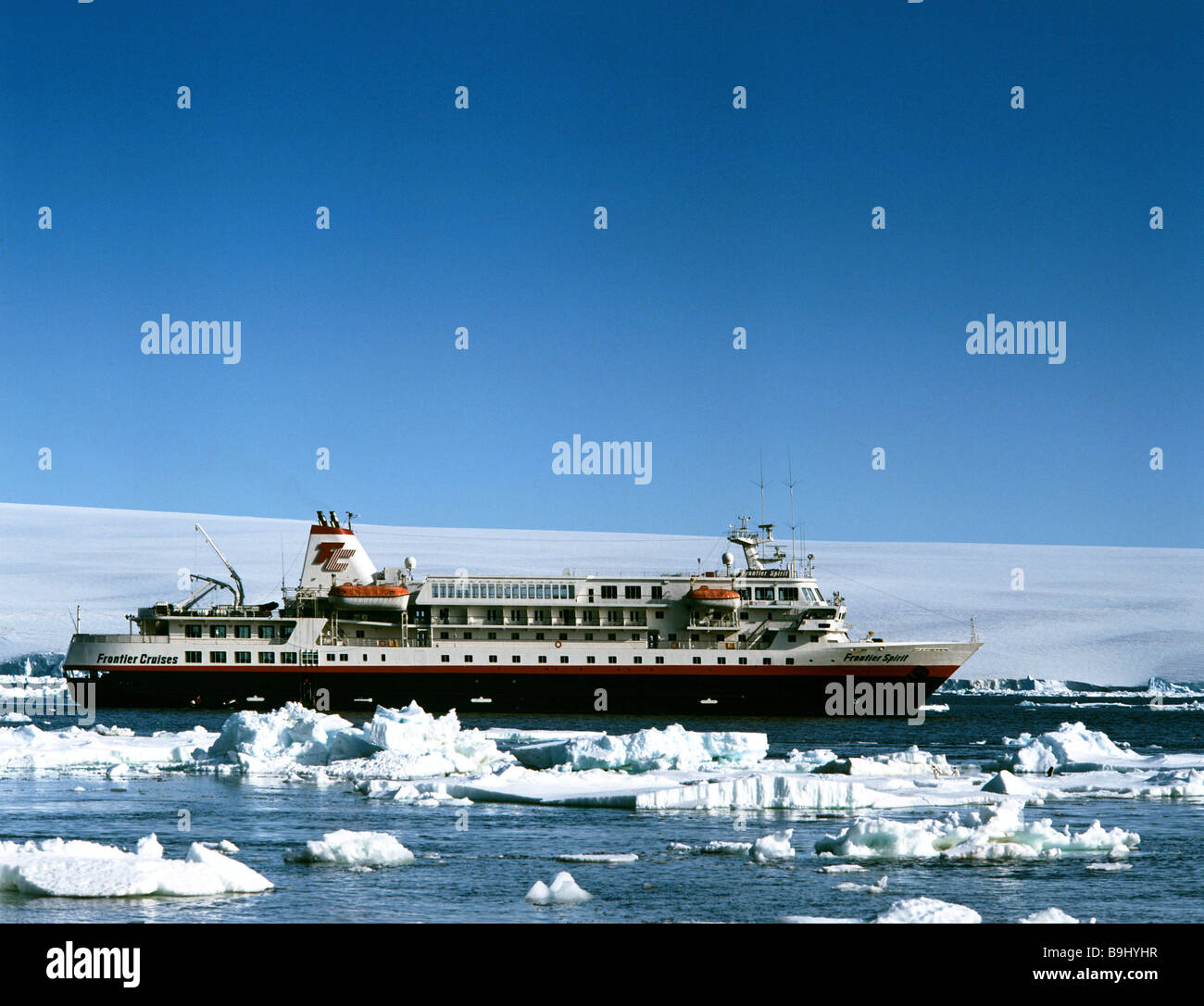 Frontier Spirit, cruise ship, iceberg, ice floes floating in the polar ...