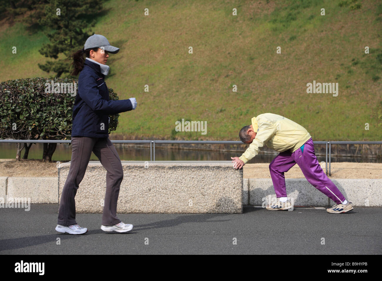 Exercising in shinjuku hi-res stock photography and images - Alamy