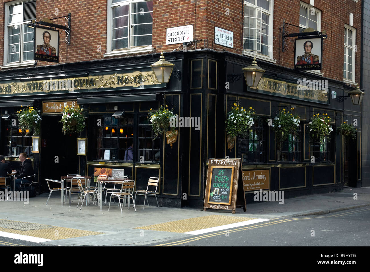 THE FITZROVIA PUB Stock Photo - Alamy