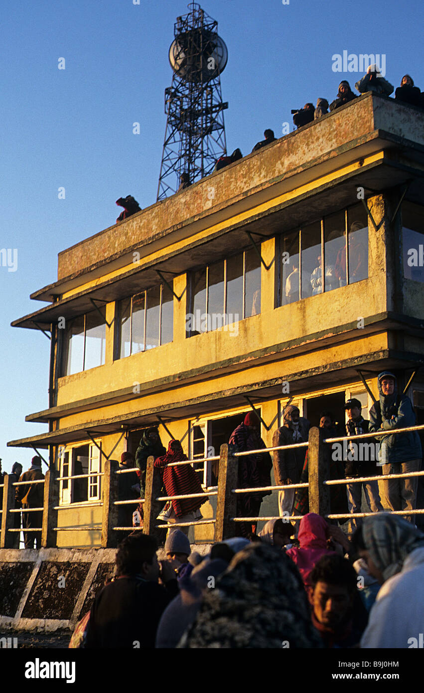 India, Tiger Hill, near Darjeeling, Viewing platform from where crowds ...