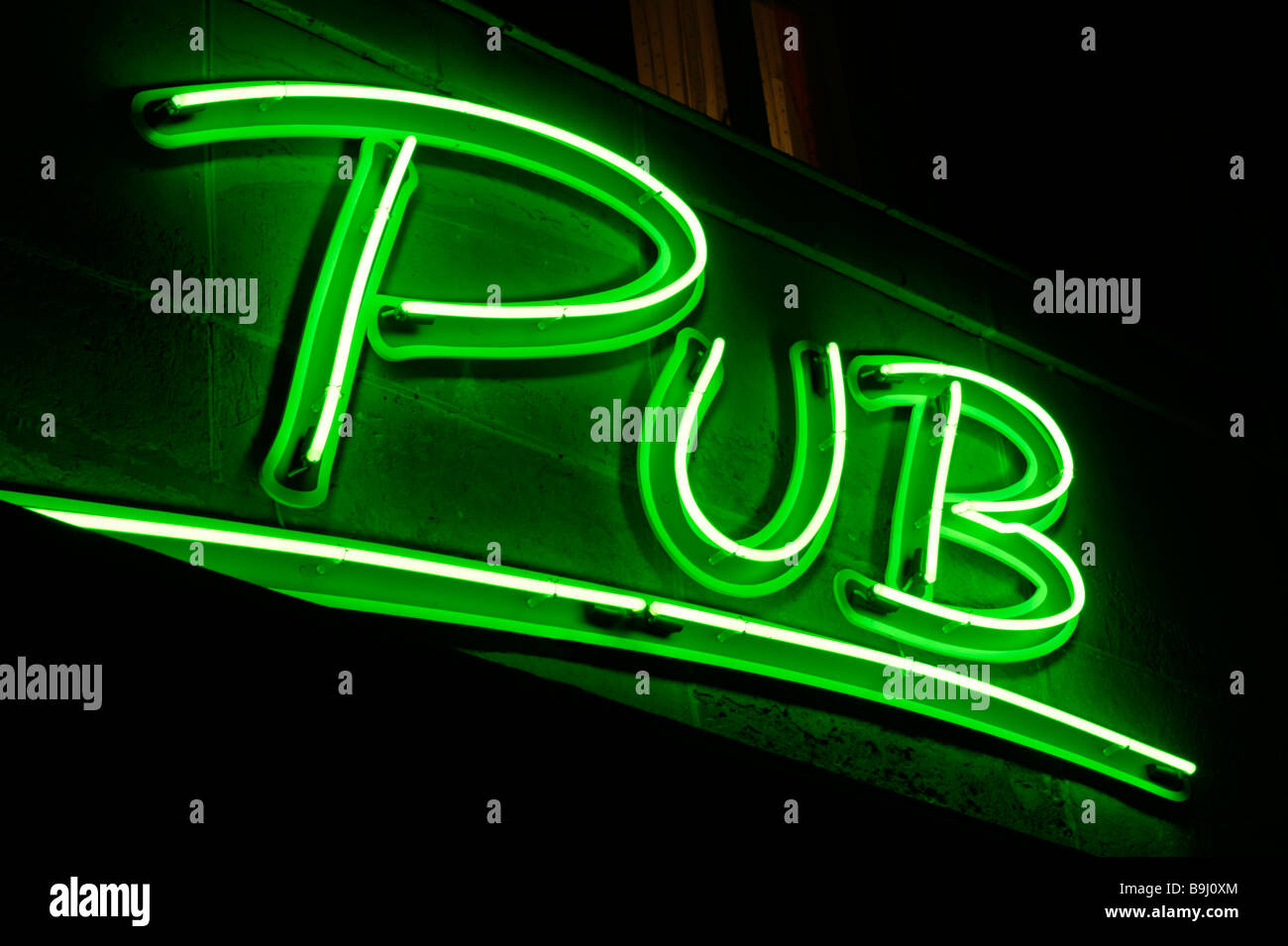 Neon pub sign Stock Photo - Alamy