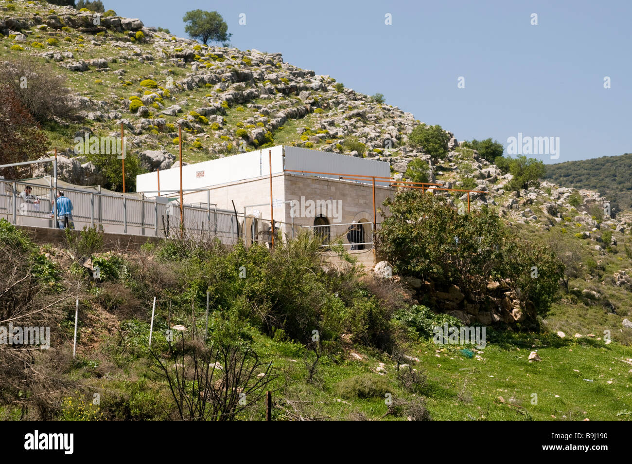 Israel upper galilee amuka grave hi-res stock photography and images ...