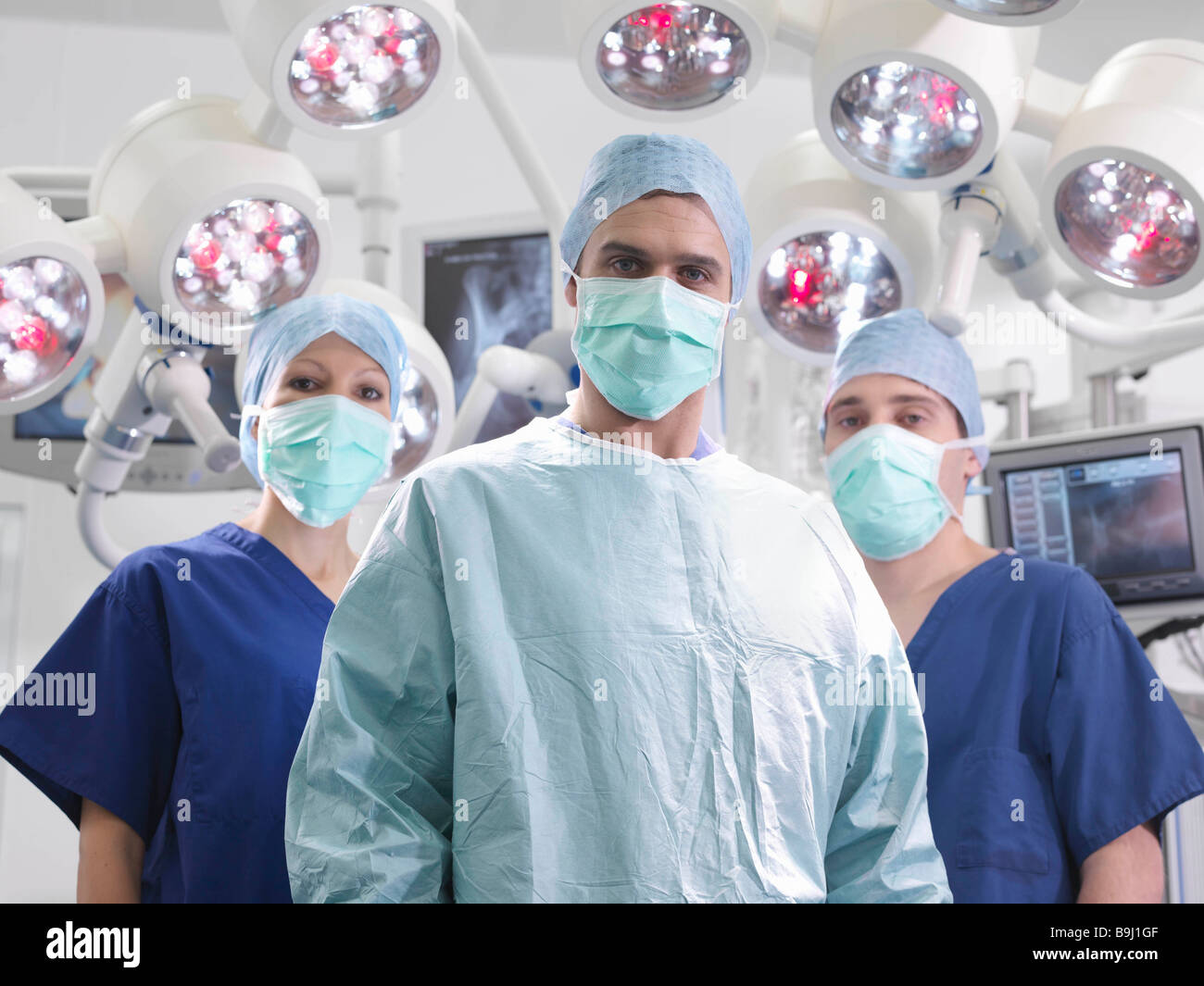 Theatre Nurse In Medical Scrubs Stock Photos & Theatre Nurse In Medical ...