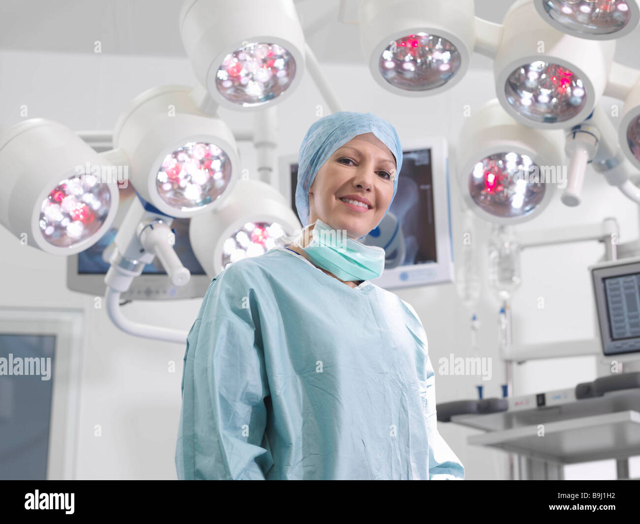 Operating room camera hi-res stock photography and images - Alamy
