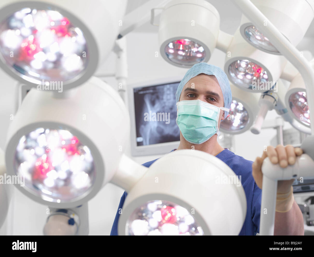 Operating room camera hi-res stock photography and images - Alamy
