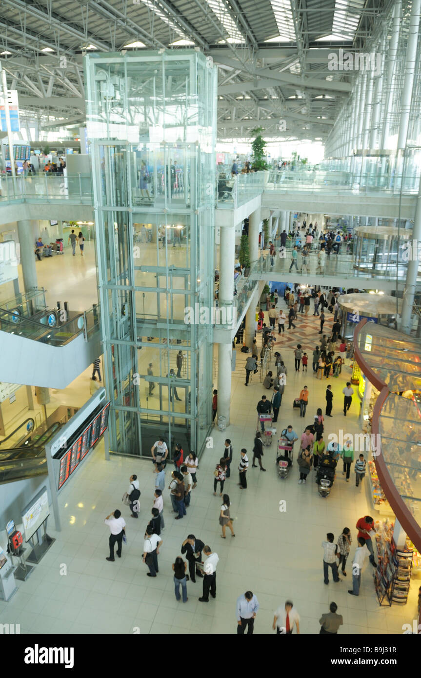 Main hall of the international Suvarnabhumi Airport, Bang Phli, Samut ...