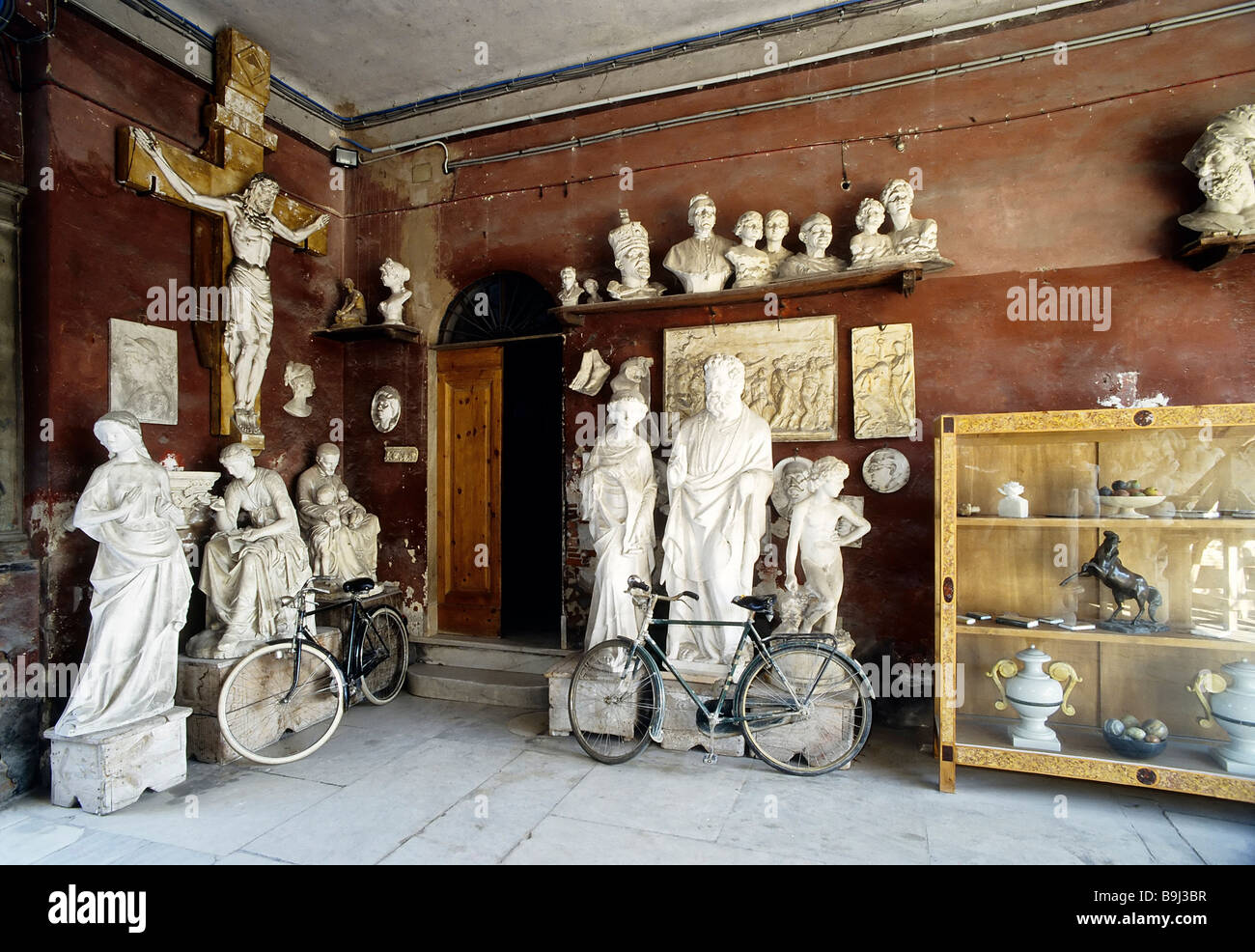 Plaster models hi-res stock photography and images - Alamy