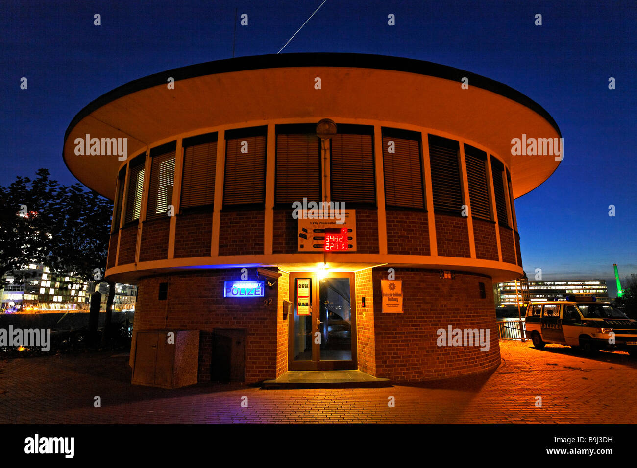 Harbour police building hi-res stock photography and images - Alamy