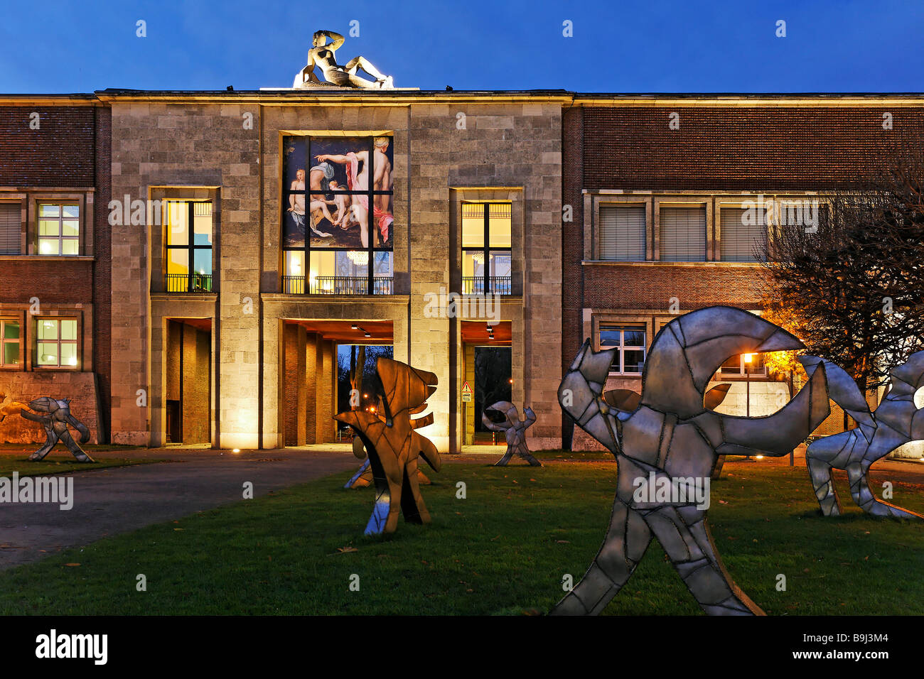 Museum Kunst Palast, Ehrenhof, metal sculptures of Polish artist ...