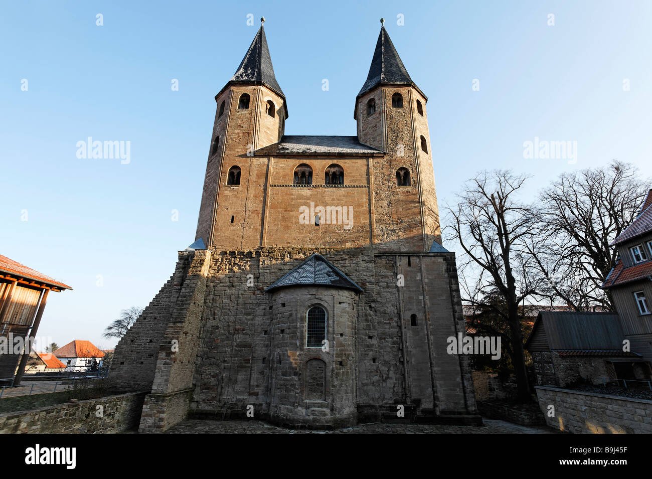 Romanesque basilicas hi-res stock photography and images - Alamy