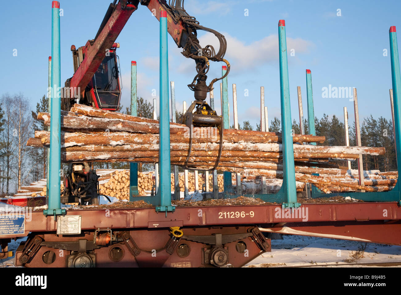 Bulk log loading hi-res stock photography and images - Alamy