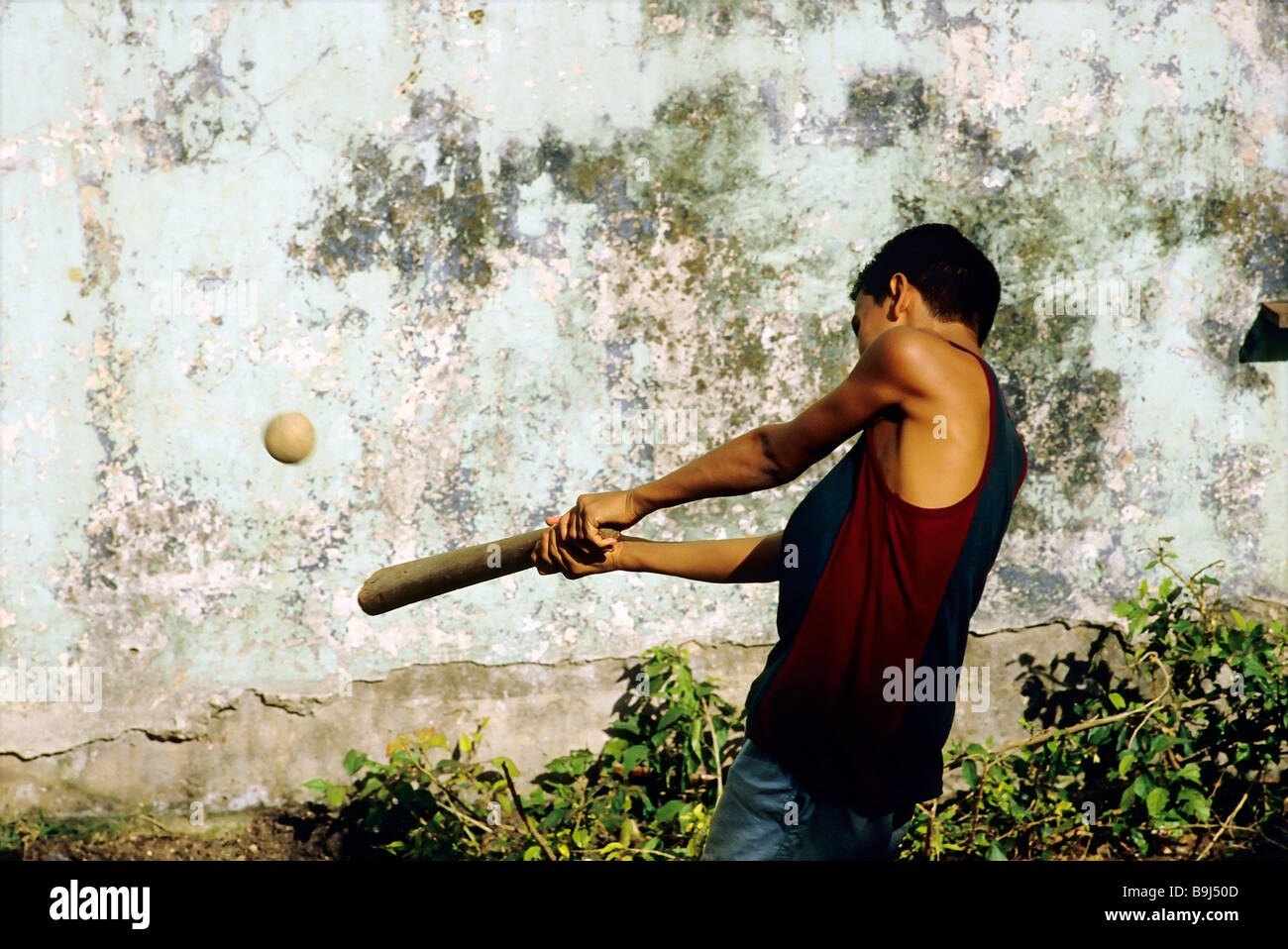 Junge baseballspieler hi-res stock photography and images - Alamy