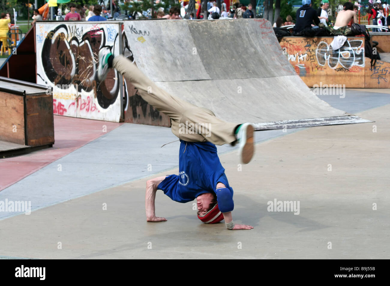 Young breakdacer training Stock Photo - Alamy