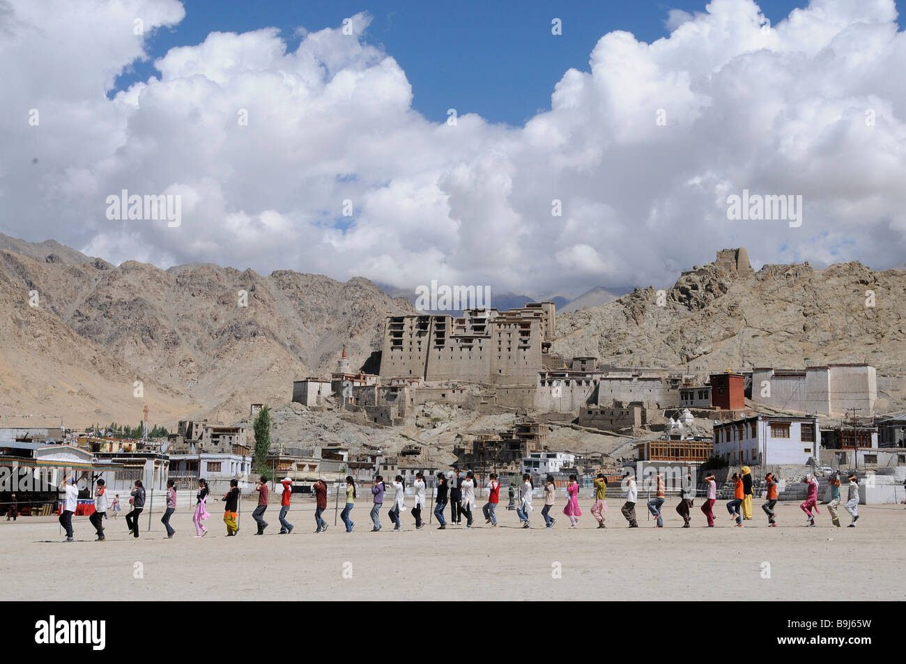 Ladakhi pupils training the march after an Indian school tradition in ...